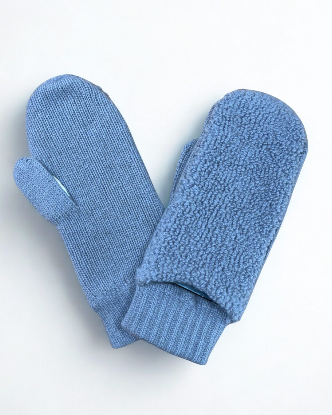 Luxurious Mittens – Stay Warm with Elegant Style